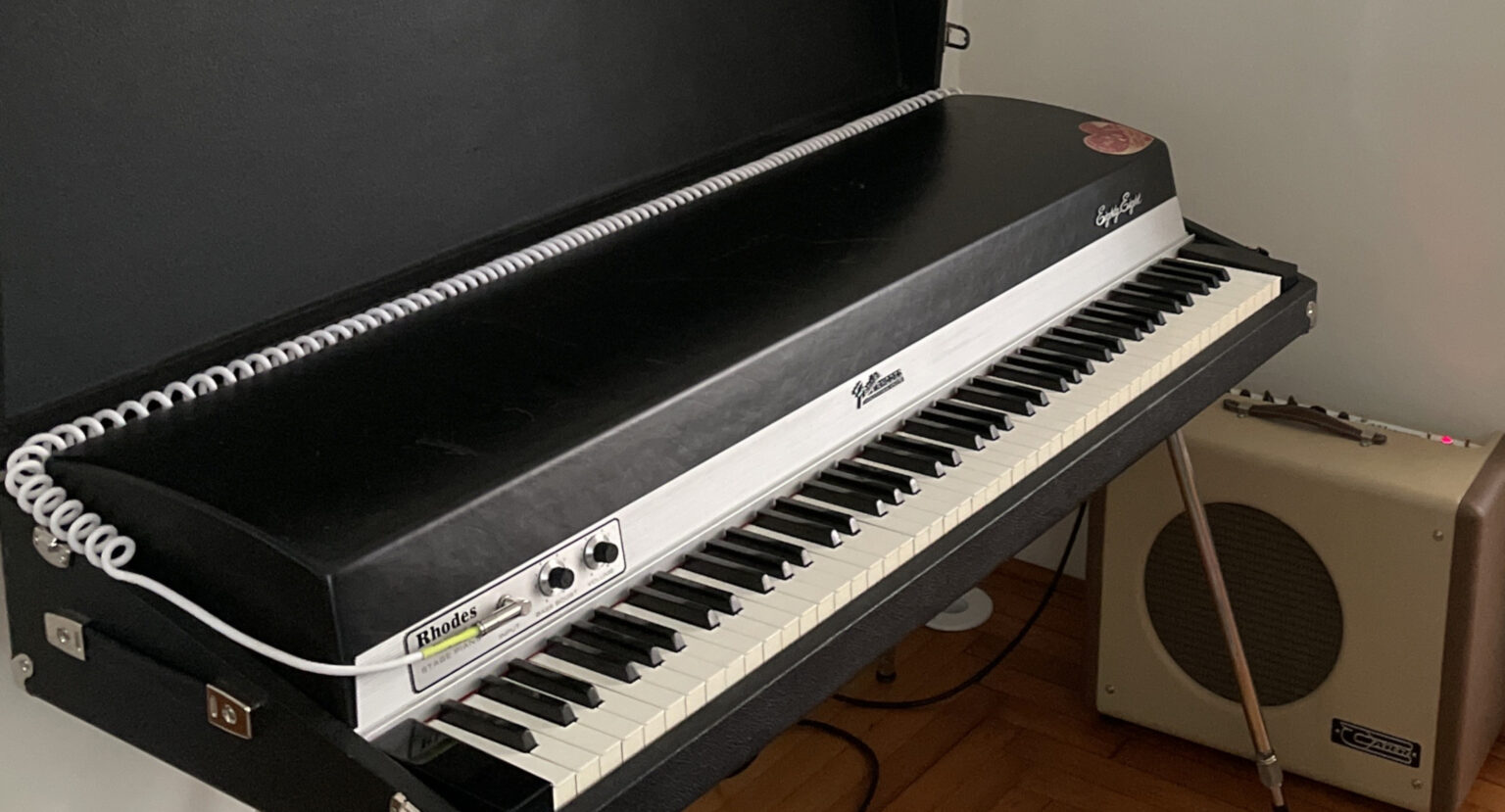 The Unmatched Beauty of the Rhodes Electric Piano - The Smalley ...